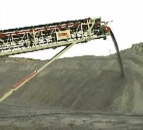 TS542 Radial Telescopic automatically stockpiling from a hopper ...