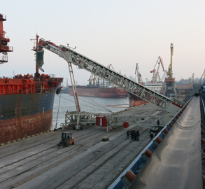 TS550 Rail Mounted Telescopic Shiploader