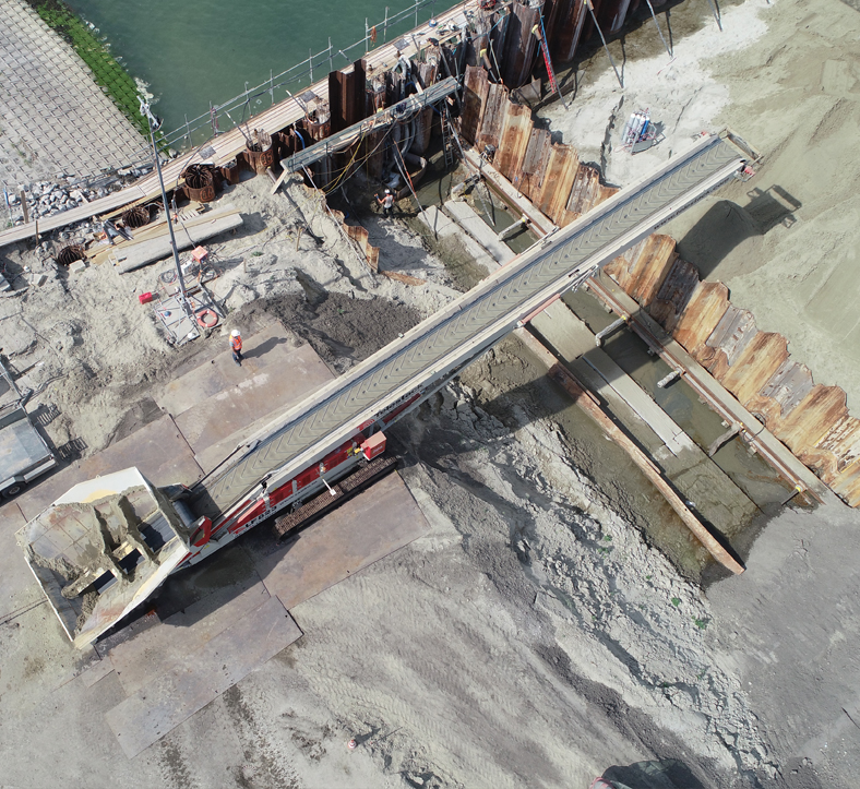 LF 823 Low Range Hopper Feeder | Telestack